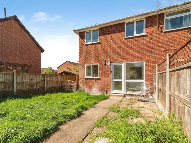 2 bedroom end of terrace house for sale