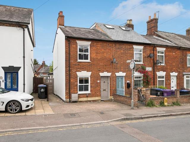 2 bedroom end of terrace house for sale