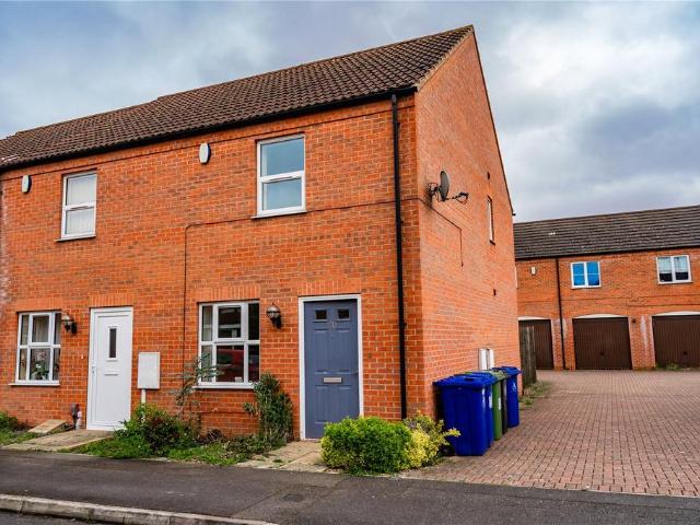 2 bedroom end of terrace house for sale