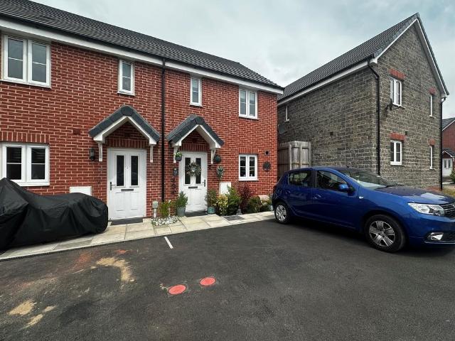 2 bedroom end of terrace house for sale