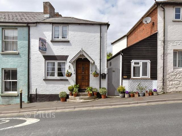 2 bedroom end of terrace house for sale