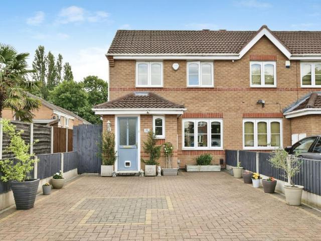 2 bedroom end of terrace house for sale