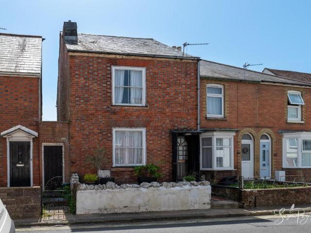 2 bedroom end of terrace house for sale