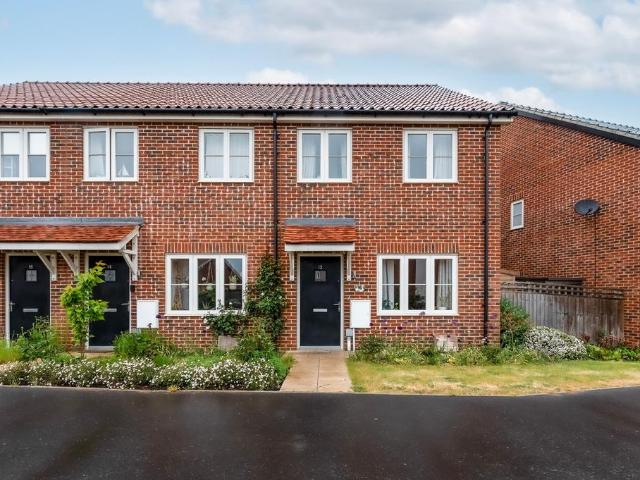2 bedroom end of terrace house for sale