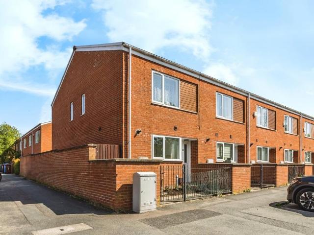 2 bedroom end of terrace house for sale