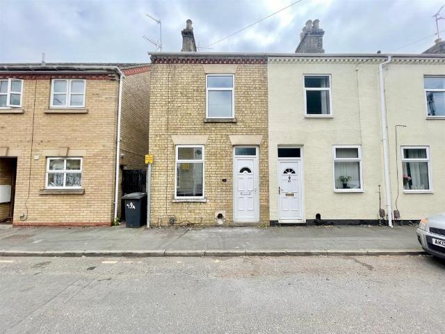 2 bedroom end of terrace house for sale