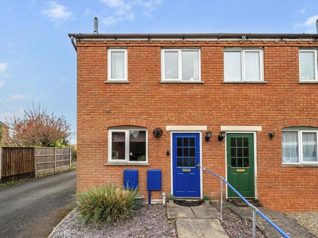 2 bedroom end of terrace house for sale