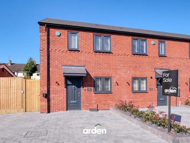 2 bedroom end of terrace house for sale