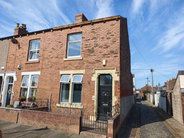 2 bedroom end of terrace house for sale