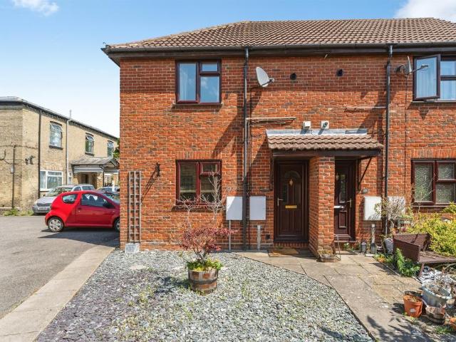 2 bedroom end of terrace house for sale