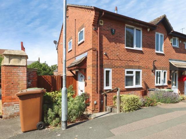 2 bedroom end of terrace house for sale