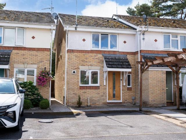 2 bedroom end of terrace house for sale