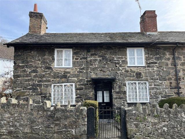 2 bedroom end of terrace house for sale