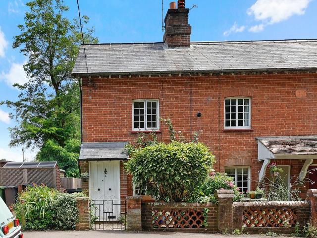 2 bedroom end of terrace house for sale