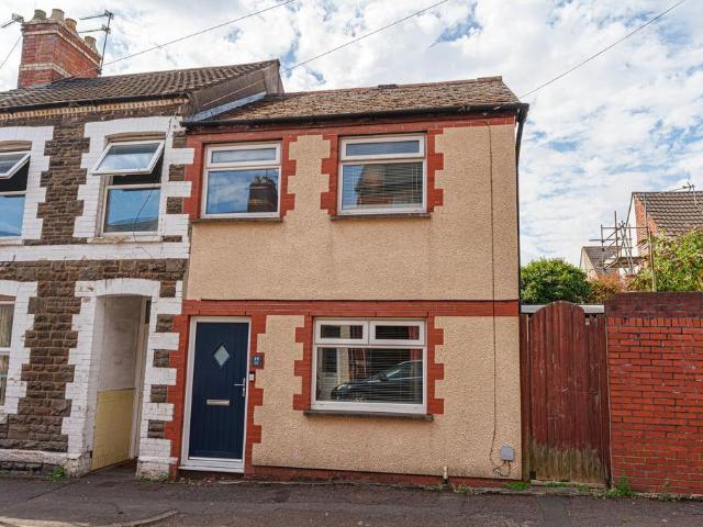 2 bedroom end of terrace house for sale