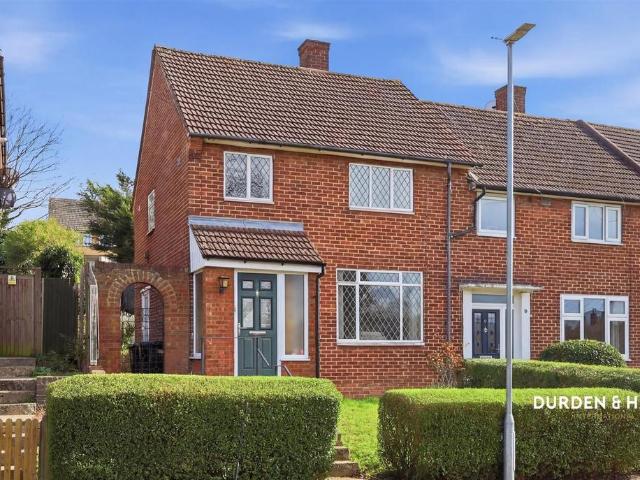 2 bedroom end of terrace house for sale