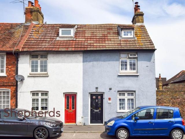 2 bedroom end of terrace house for sale