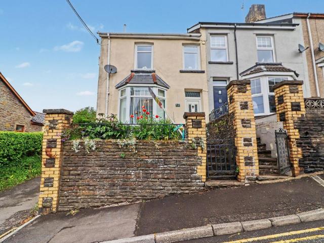 2 bedroom end of terrace house for sale