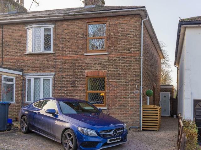 2 bedroom end of terrace house for sale