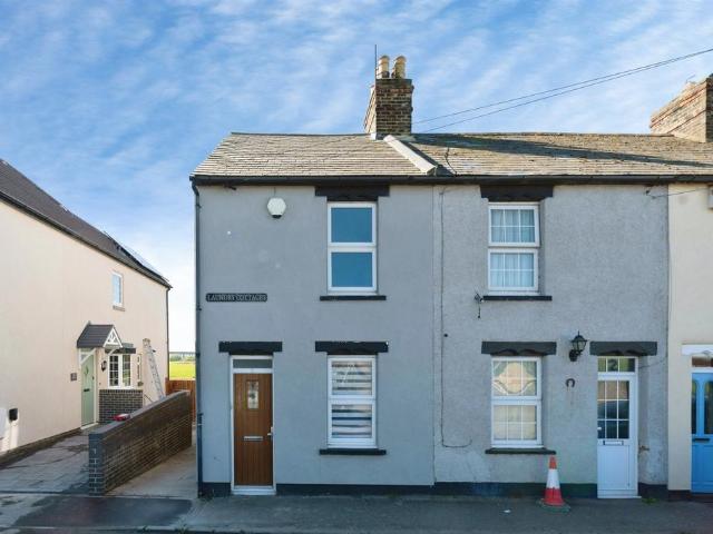 2 bedroom end of terrace house for sale