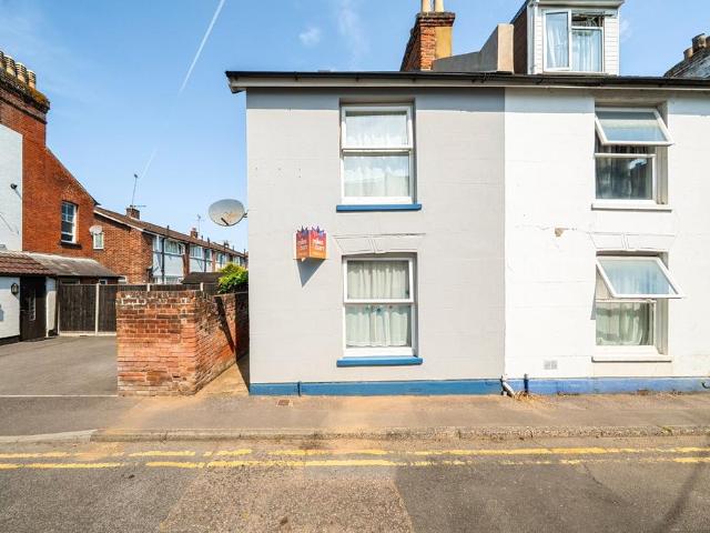2 bedroom end of terrace house for sale