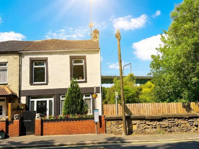 2 bedroom end of terrace house for sale