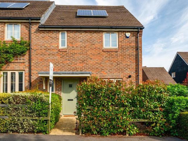 2 bedroom end of terrace house for sale