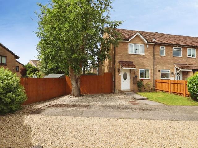 2 bedroom end of terrace house for sale