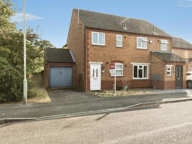 2 bedroom end of terrace house for sale