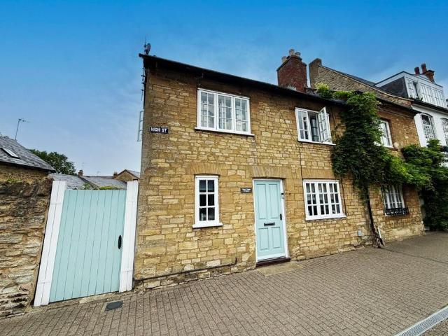 2 bedroom end of terrace house for sale