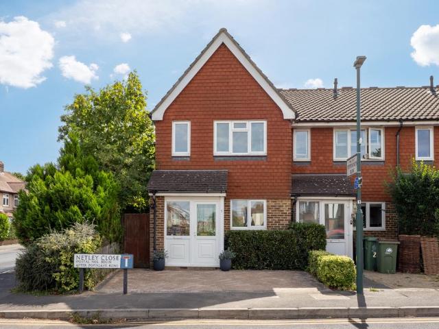 2 bedroom end of terrace house for sale