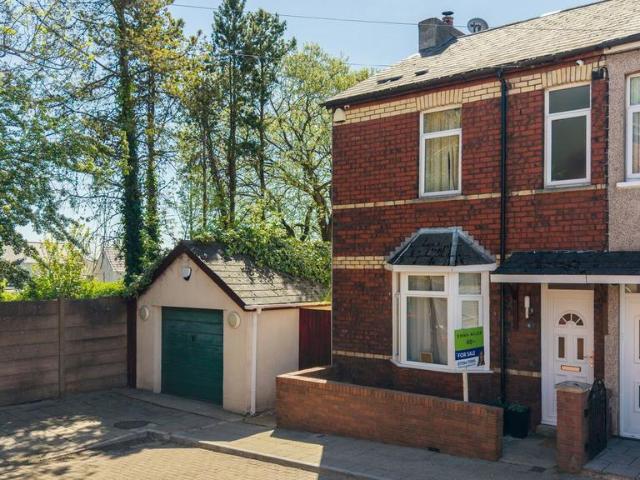 2 bedroom end of terrace house for sale