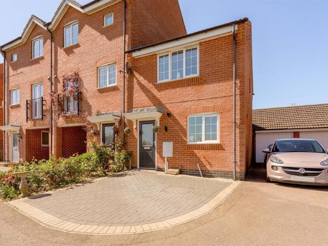 2 bedroom end of terrace house for sale