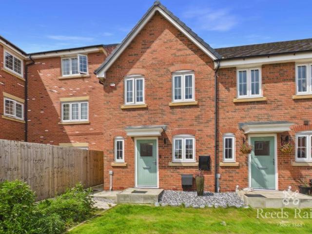 2 bedroom end of terrace house for sale