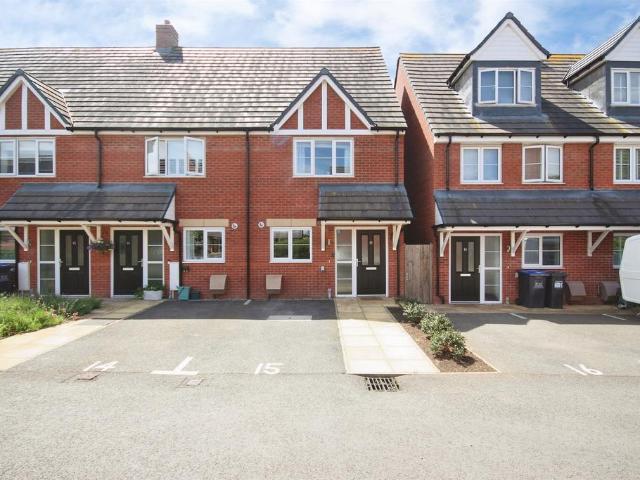 2 bedroom end of terrace house for sale