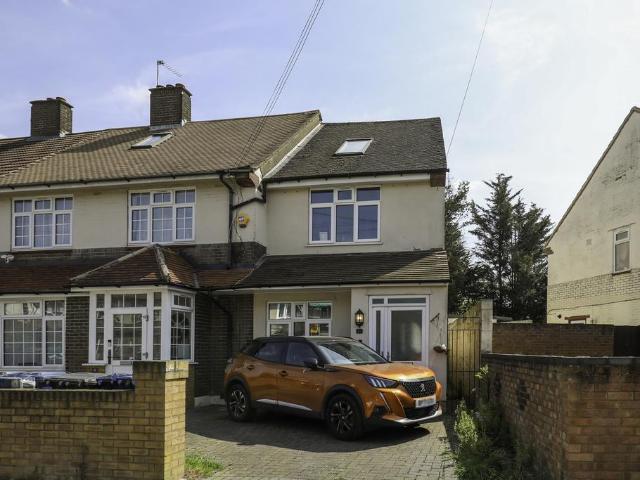 2 bedroom end of terrace house for sale