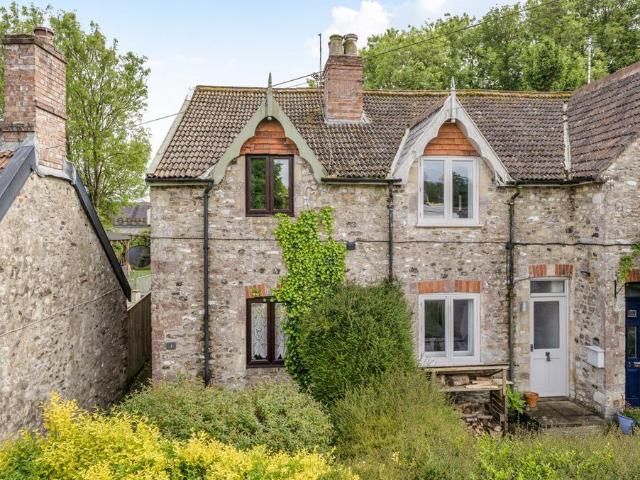 2 bedroom end of terrace house for sale
