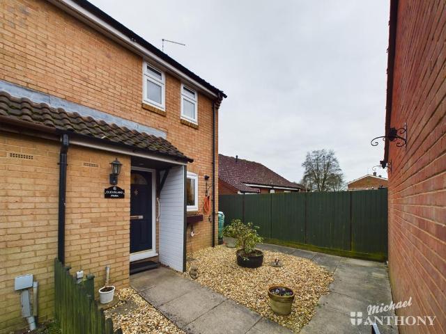 2 bedroom end of terrace house for sale