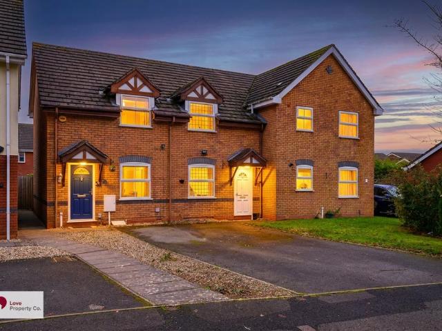 2 bedroom end of terrace house for sale