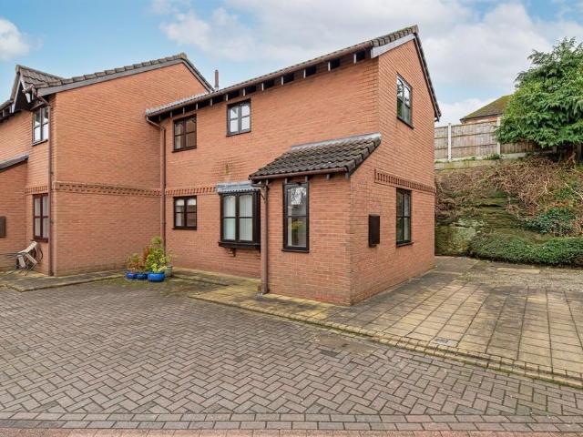 2 bedroom end of terrace house for sale