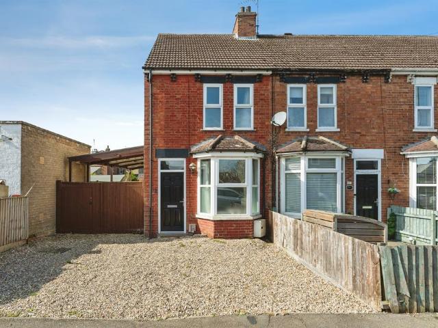 2 bedroom end of terrace house for sale