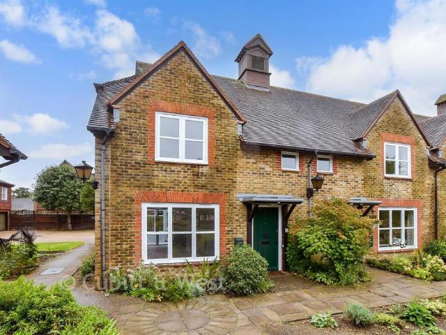 2 bedroom end of terrace house for sale