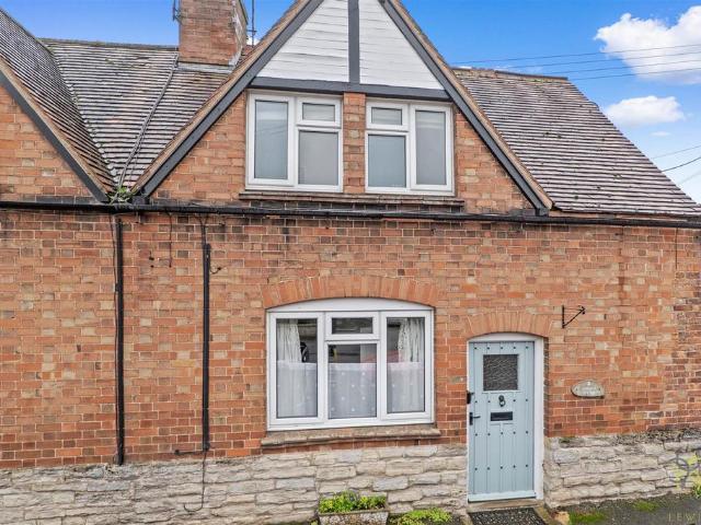 2 bedroom end of terrace house for sale