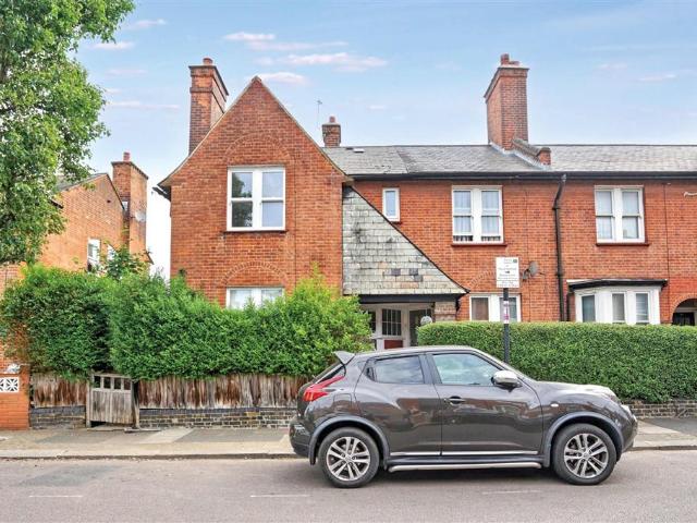 2 bedroom end of terrace house for sale