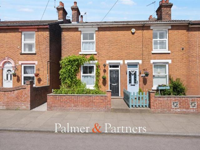 2 bedroom end of terrace house for sale