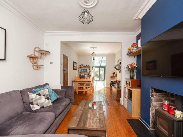 2 bedroom end of terrace house for sale