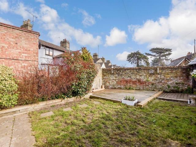 2 bedroom end of terrace house for sale