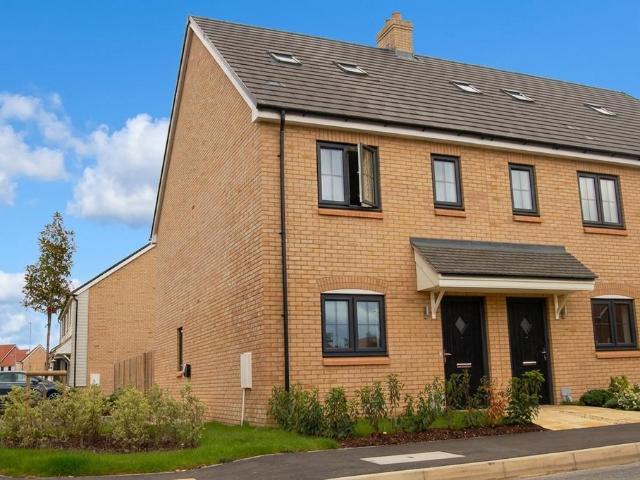 2 bedroom end of terrace house for sale