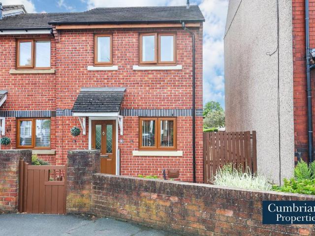 2 bedroom end of terrace house for sale