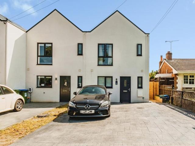 2 bedroom end of terrace house for sale